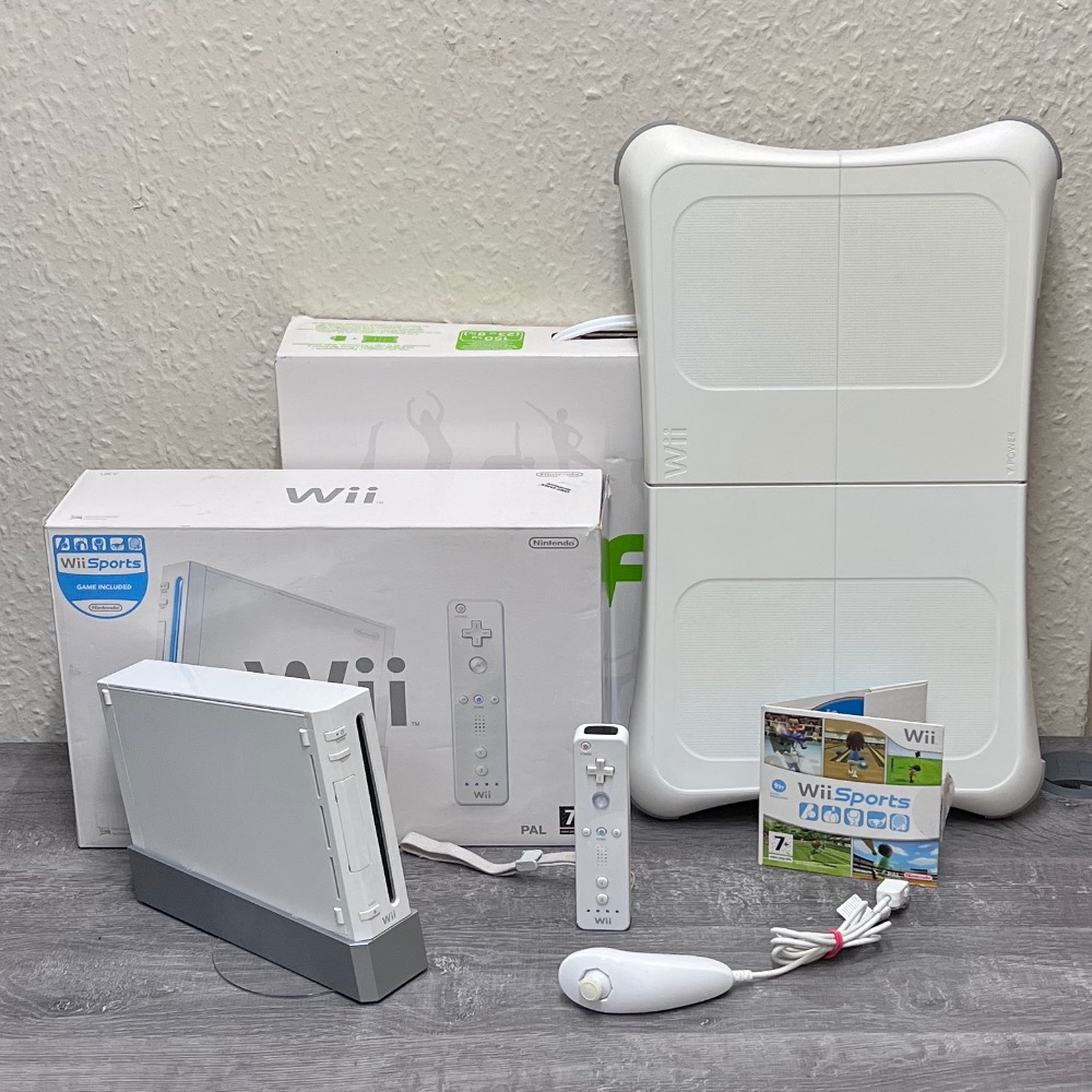 Pre-owned NINTENDO WII CONSOLE + FIT BOARD BUNDLE - BOXED - Own4Less